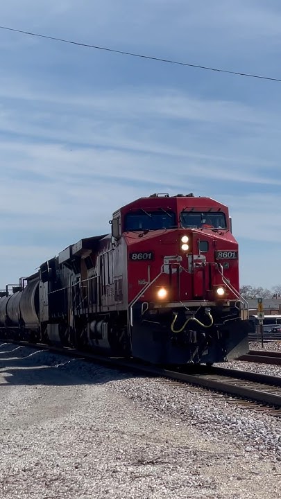 CP 8601 roars through Mannheim - YouTube