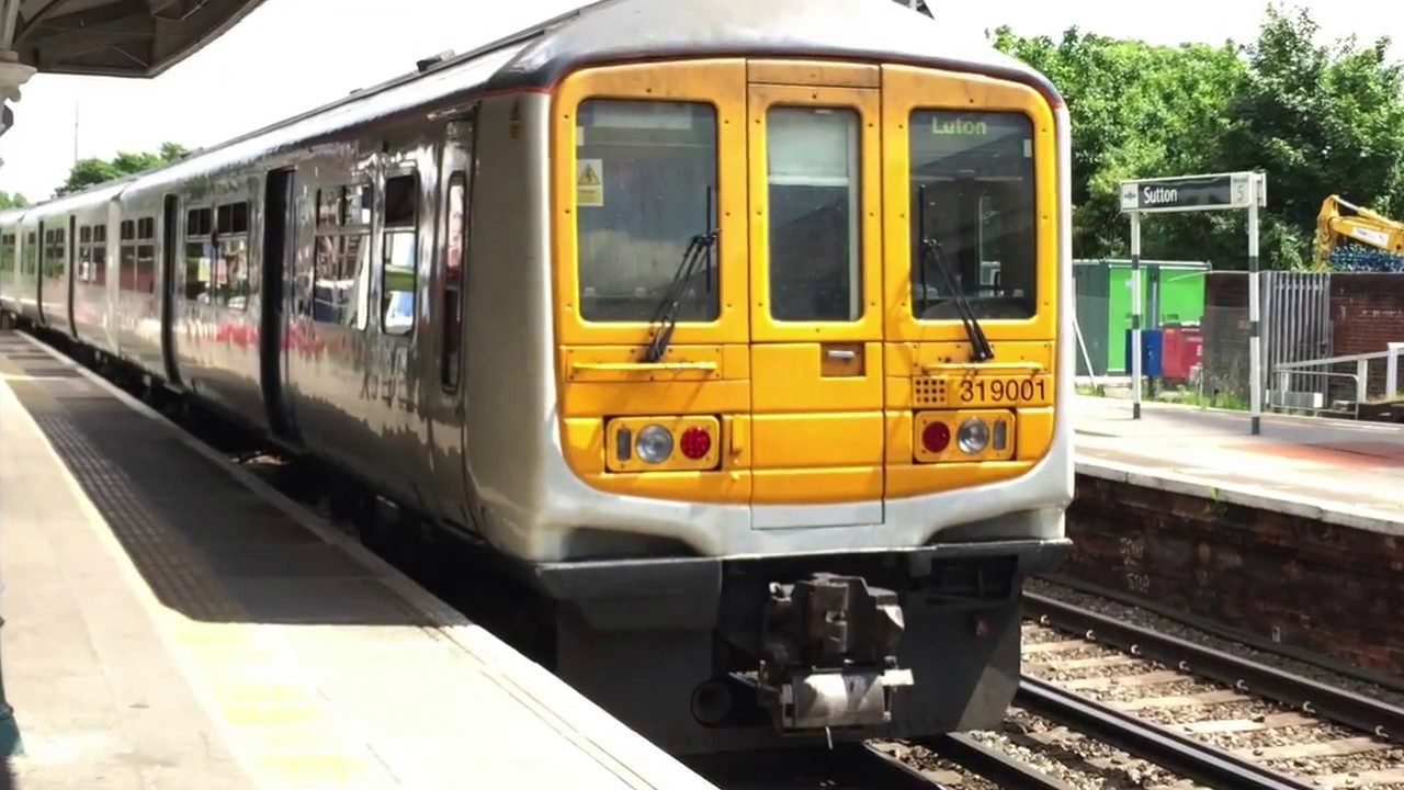 Journey on Thameslink Class 319/0 319 009 "Coquelles" and 319 001 ...