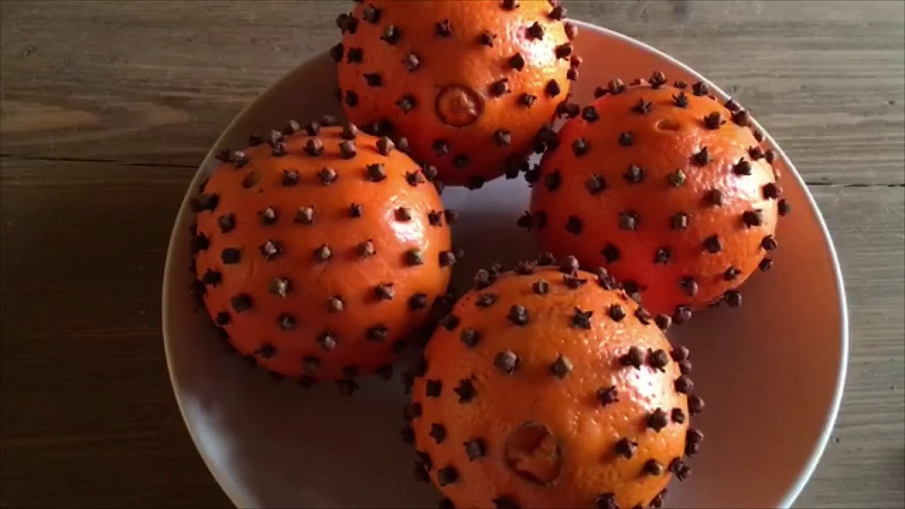 How to make a Tudor style pomander! - YouTube