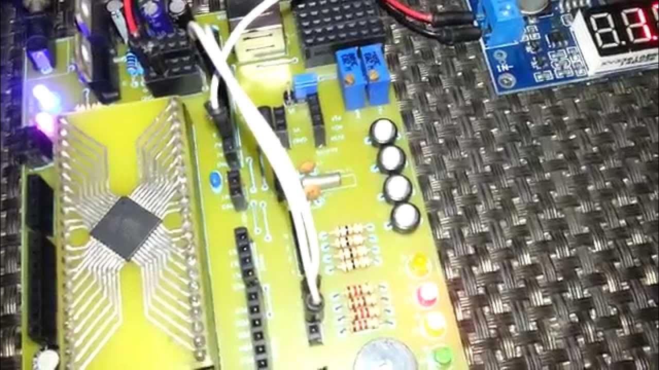 XMega Analog Comparator Hysteresis Example - YouTube