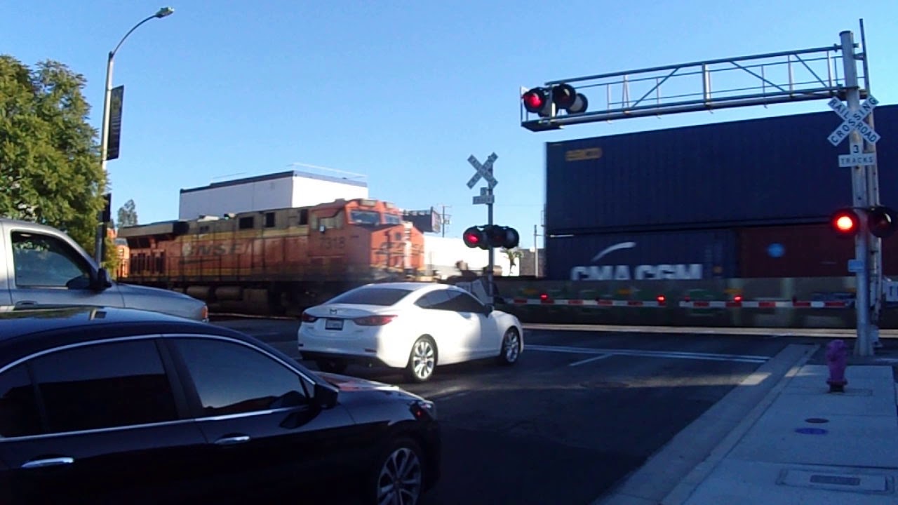 BNSF 6862 Westbound Double Stack Intermodal Train (W/ Mid DPU'S) - Corona, CA USA 1/25/2019 ...