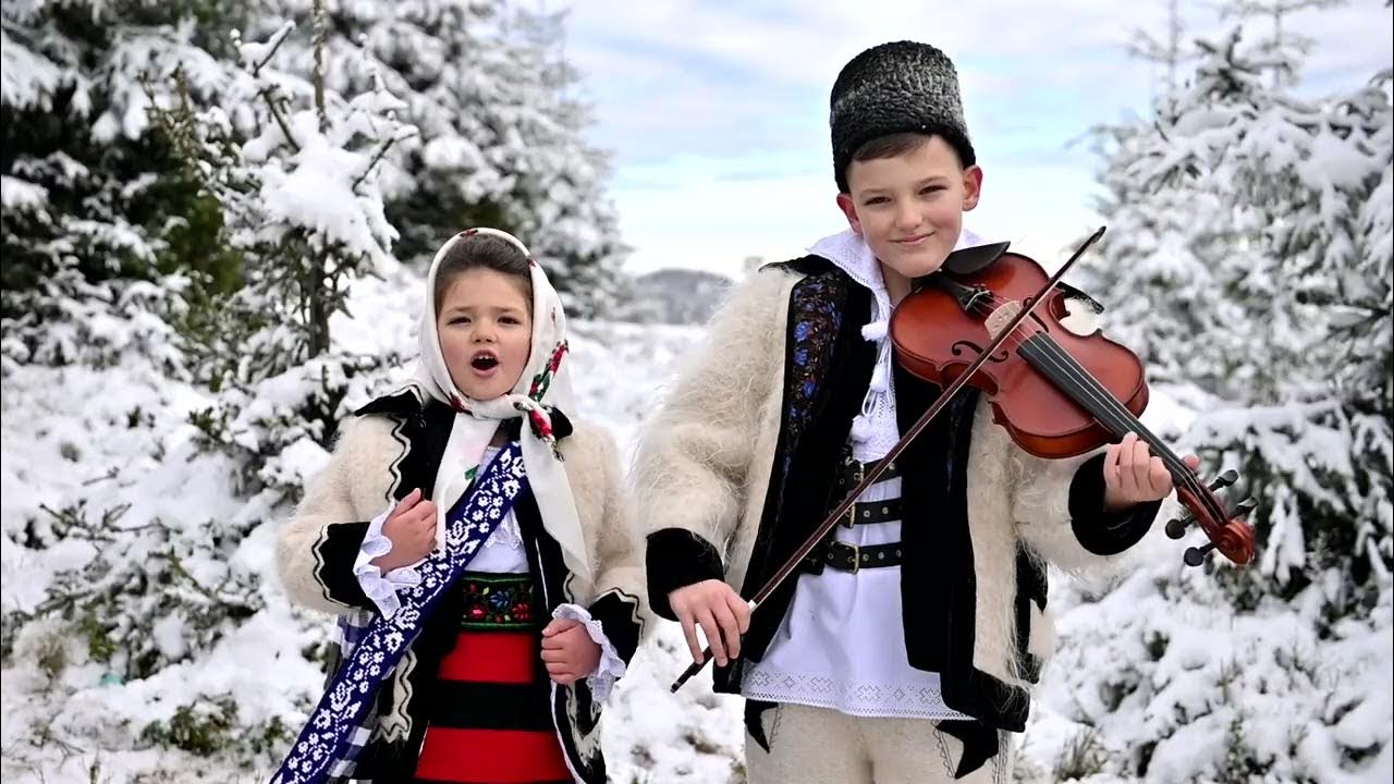 Ioana și Ionuț Glodean - Aprinde gazdă lumina || Colindă || - YouTube