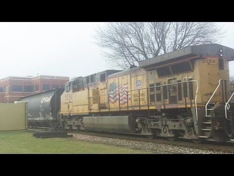 CP 9597 w/ UP Power Leads Oil Train, 12/25/15 - YouTube