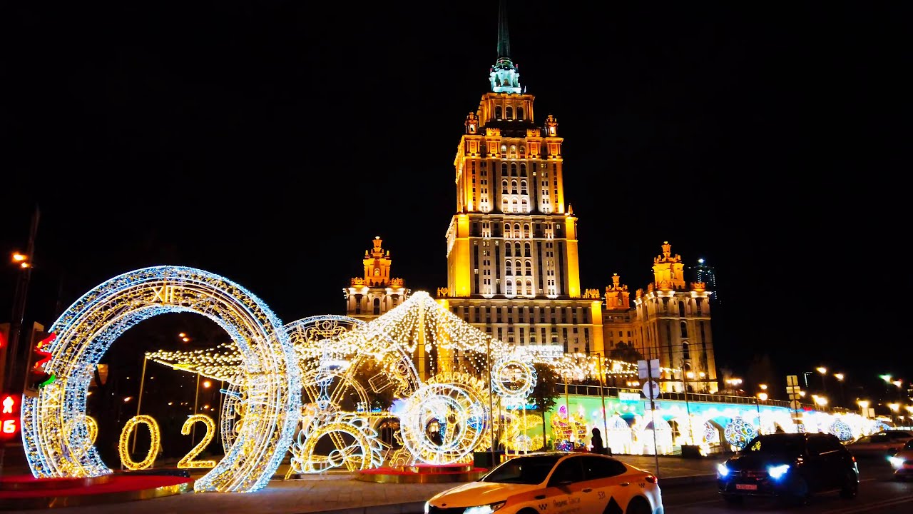 ⁴ᴷ⁶⁰ Walking Moscow: Christmas Decorations 🎄 Kutuzovsky Avenue ...