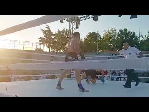TÜRK ŞAMPİYON İRANLI RAKİBİ DÖNER TEKME İLE NAKAVT ETTİ #kickboks #shorts #mma