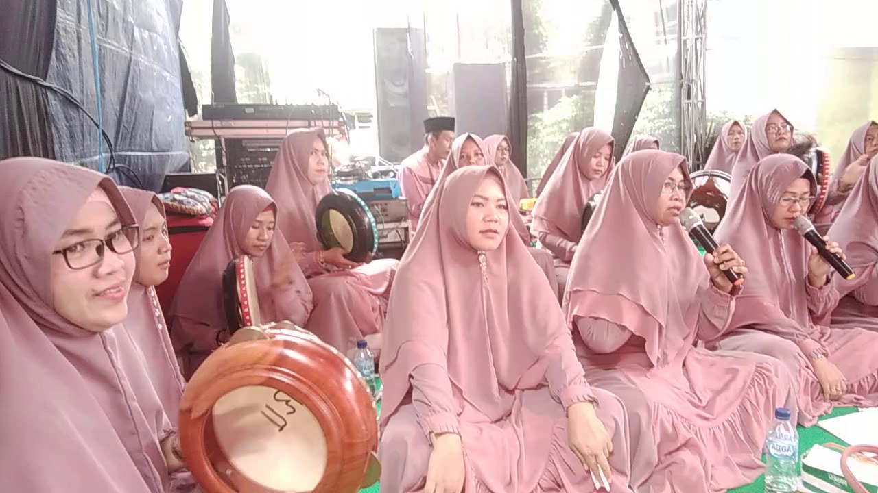 Hadroh Raudhatul Ulum ( Magadir ) - YouTube