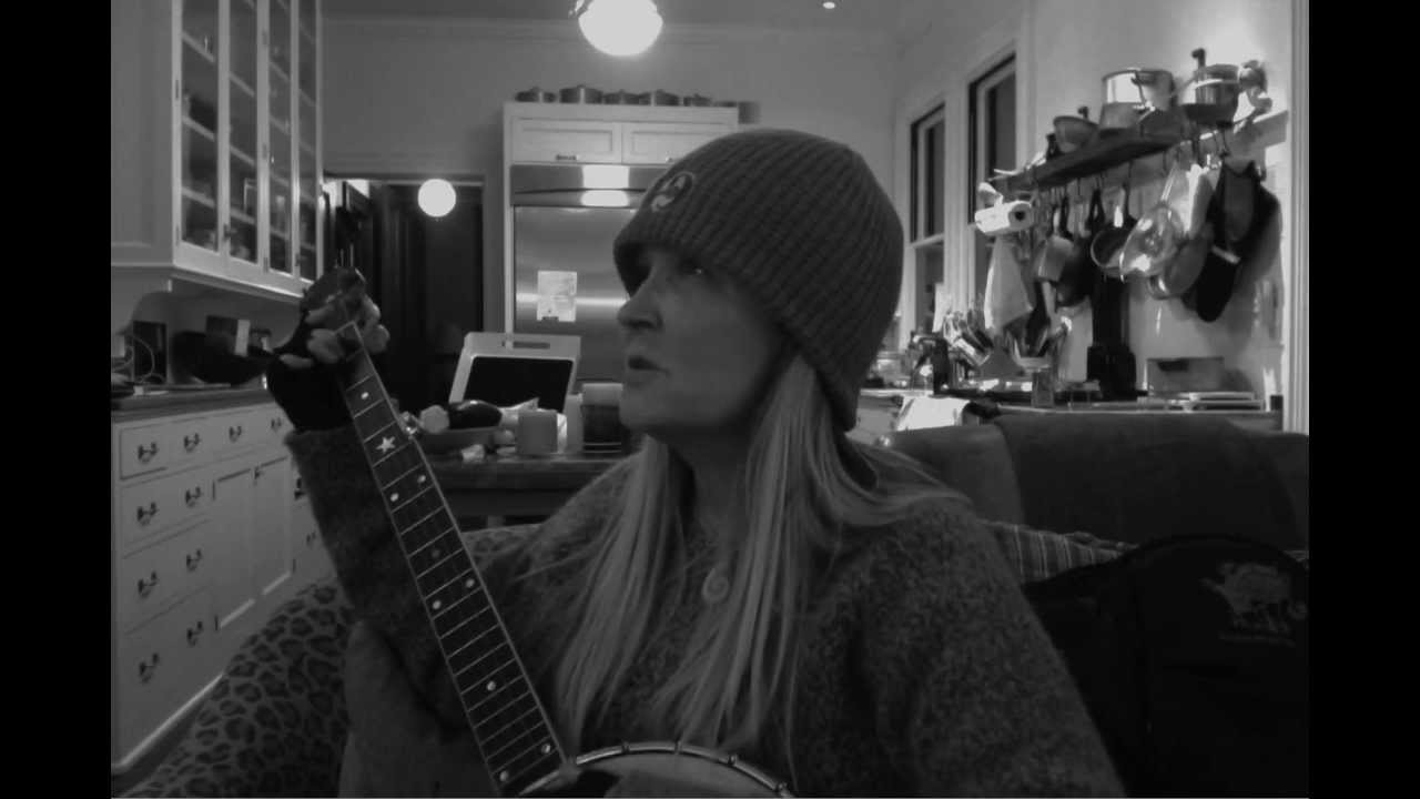 Leslie Evers - Powerless - clawhammer banjo - original song by Leslie Evers - YouTube