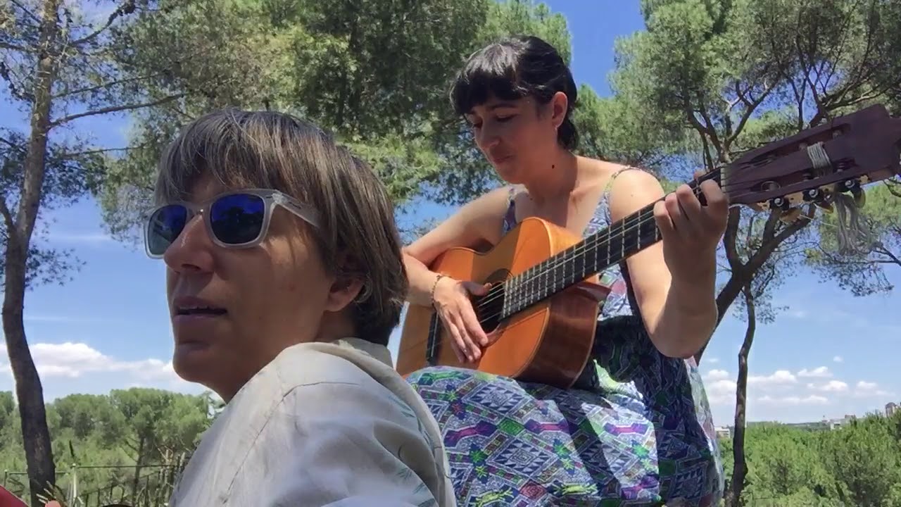 The house of the rising sun (Joan Baez) - YouTube