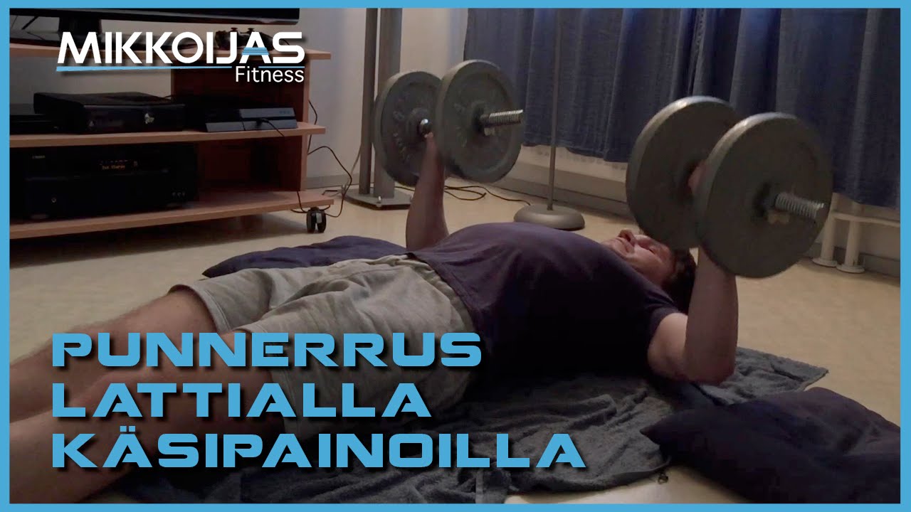 046: Punnerrus lattialla käsipainoilla (erinomainen rintaliike!) - YouTube