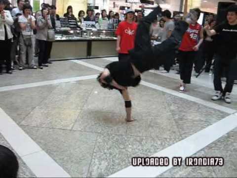 Bboy Darkness Highlights (From April 5th 2008 Performance) - YouTube