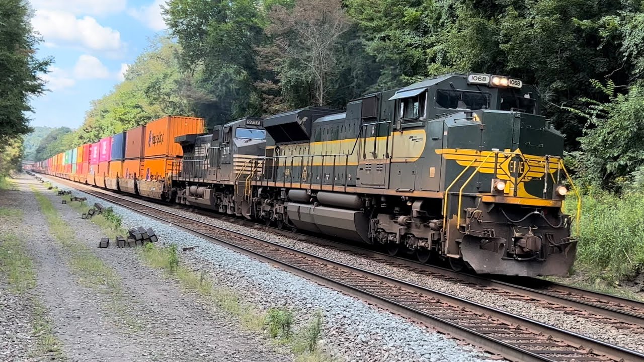 The Erie Heritage Unit Leads Stack Train! & More In Jeannette, PA - YouTube