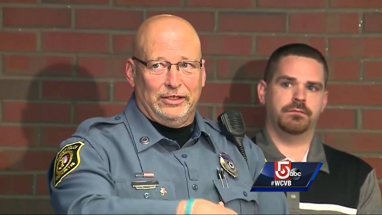 Hero police officer speaks about saving woman from Webster fire - YouTube