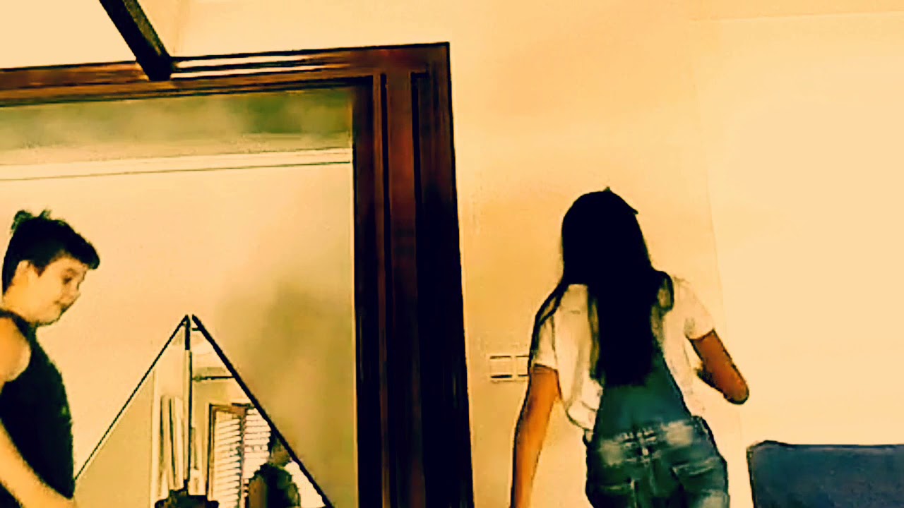 Jugando Al Escondite Con Mi Prima Youtube