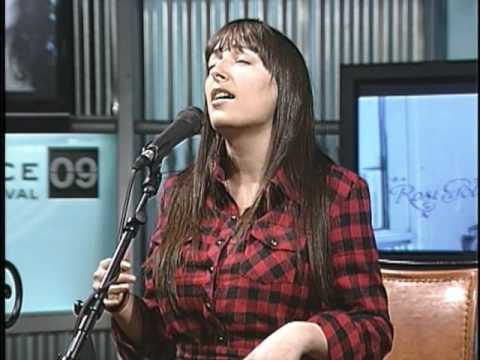 Rosi Golan "C'est l'amore" - YouTube