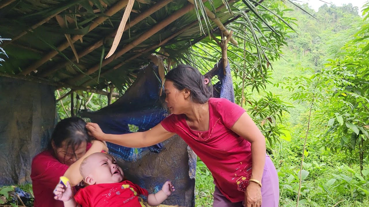 Single mothers look for things to bring home and sell to make a living ...