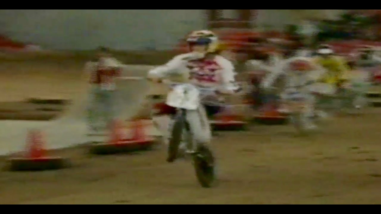 TIM MARCH Wins 17+ | 1983 Halfords BMX | NEC Birmingham | - YouTube