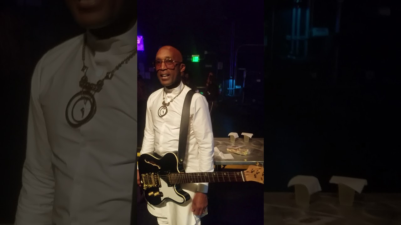 Dwayne Wiggins of Tony Toni Tone before taking stage at Foxwoods - YouTube