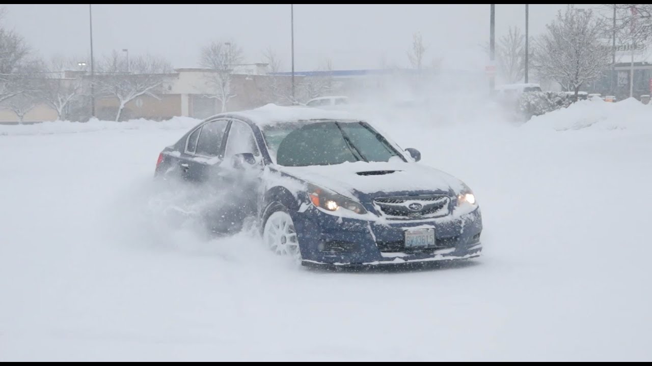 SNOW DRIFT- 2010 Subaru Legacy GT 5TH Gen LGT - YouTube