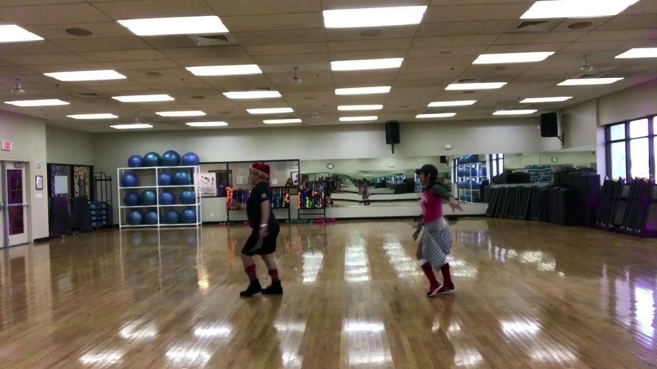 Ay ay ay it’s Christmas - Ricky Martin - Zumba - YouTube