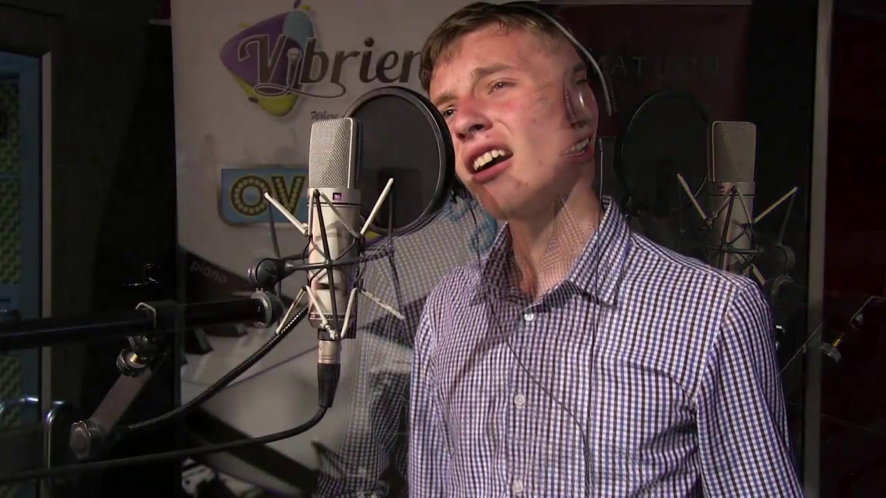 Lourens Cornelissen with Earth song - YouTube
