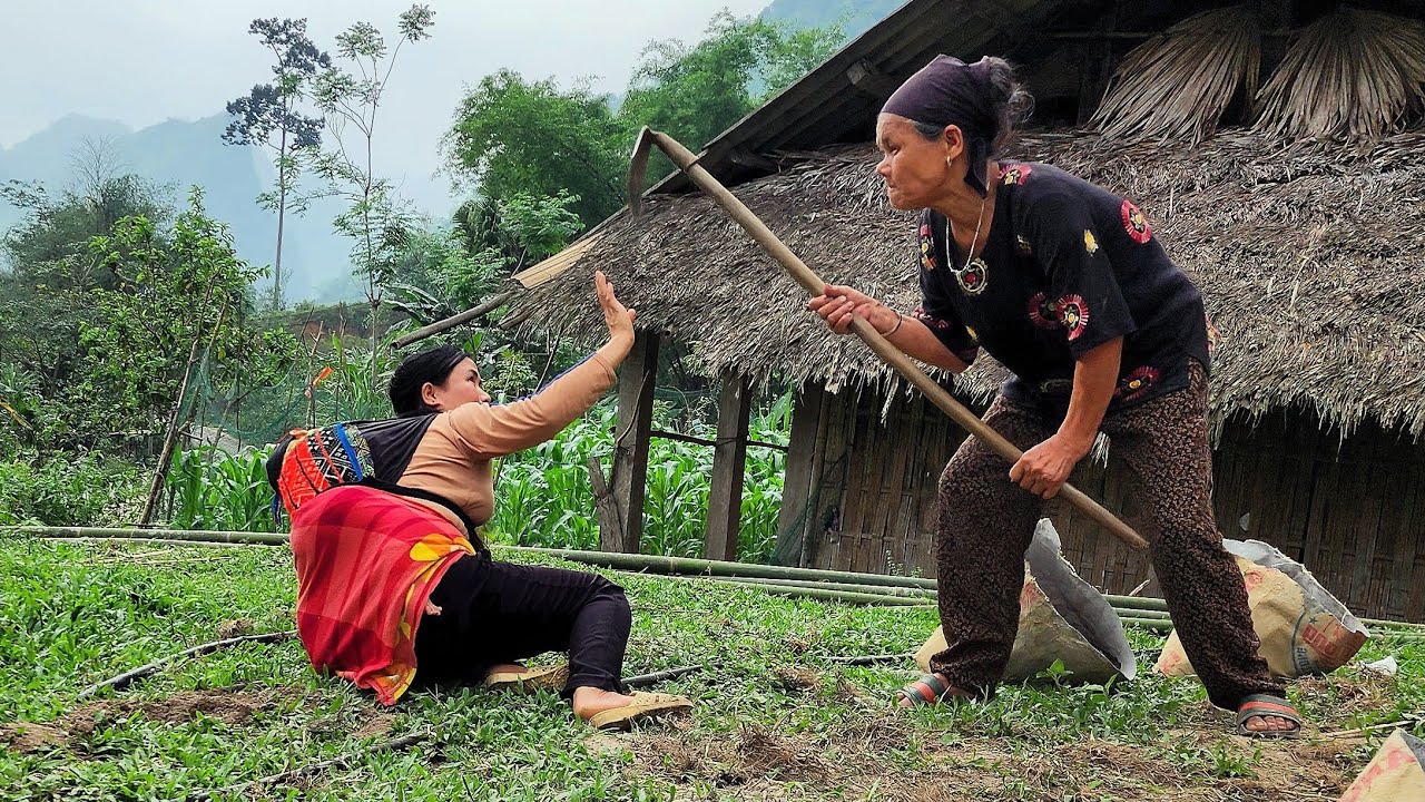 FULL VIDEO: Single mother taking care of two small children, cruel ...