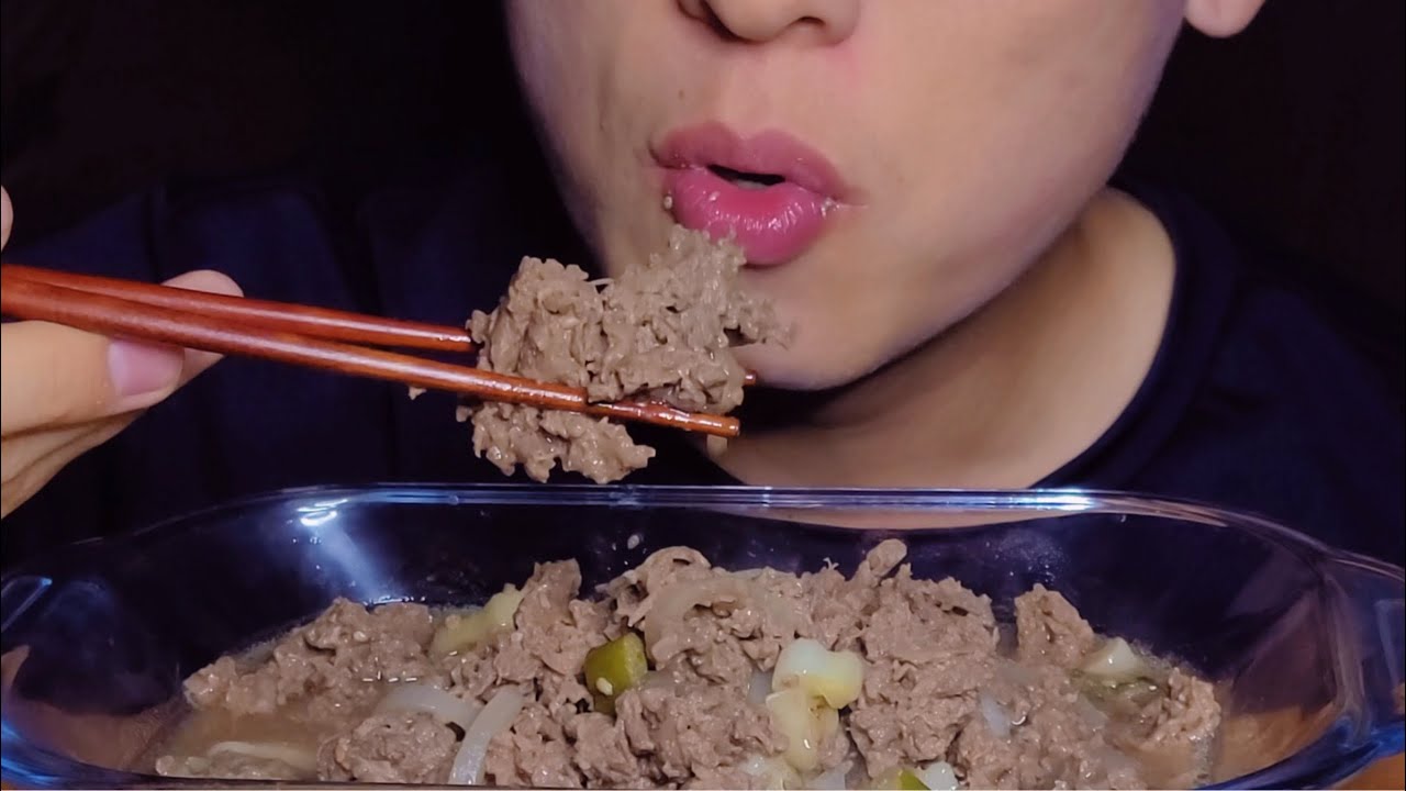 Bulgogi ASMR korean dish grilled meat. ASMR eating sound - YouTube