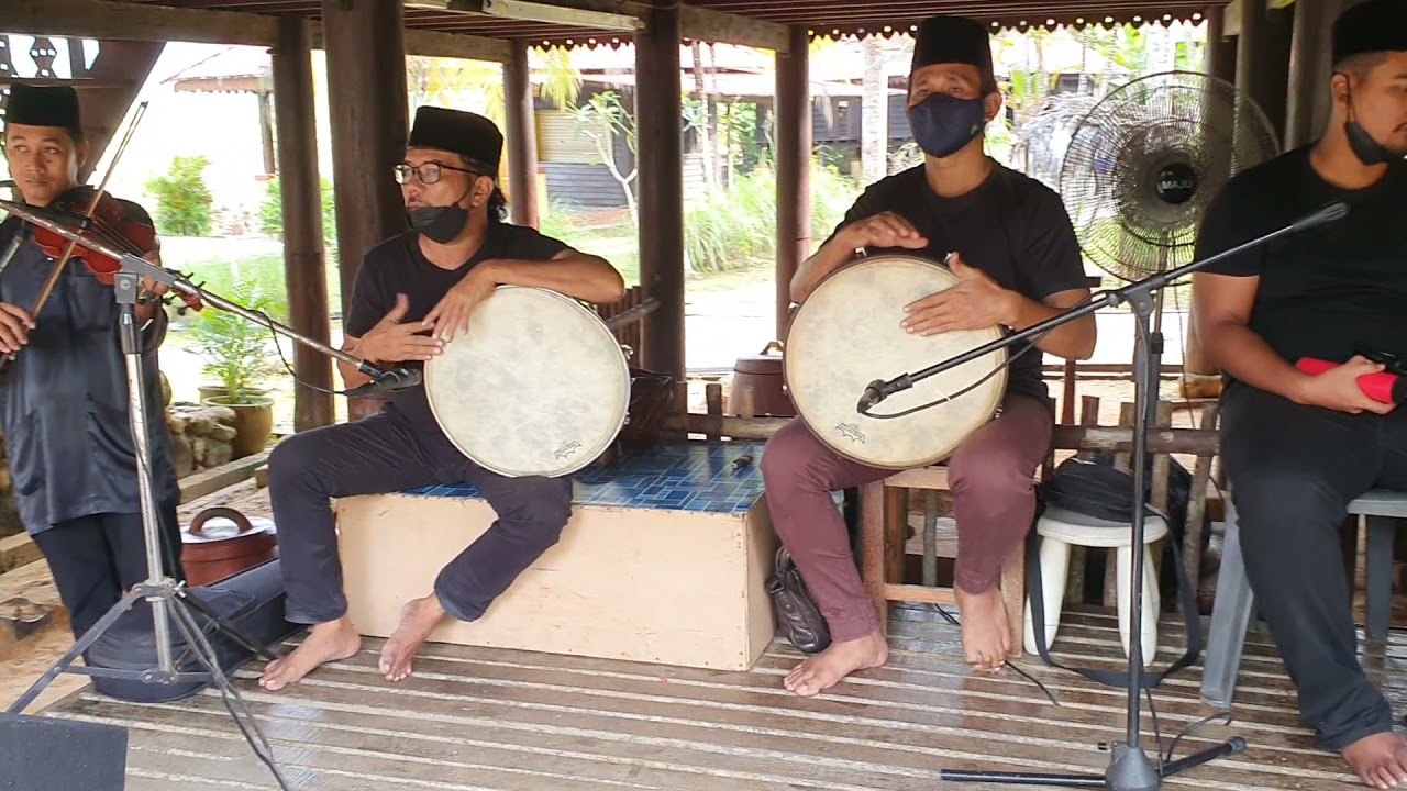 Selendang Mak Inang...Kota Mahsuri. - YouTube