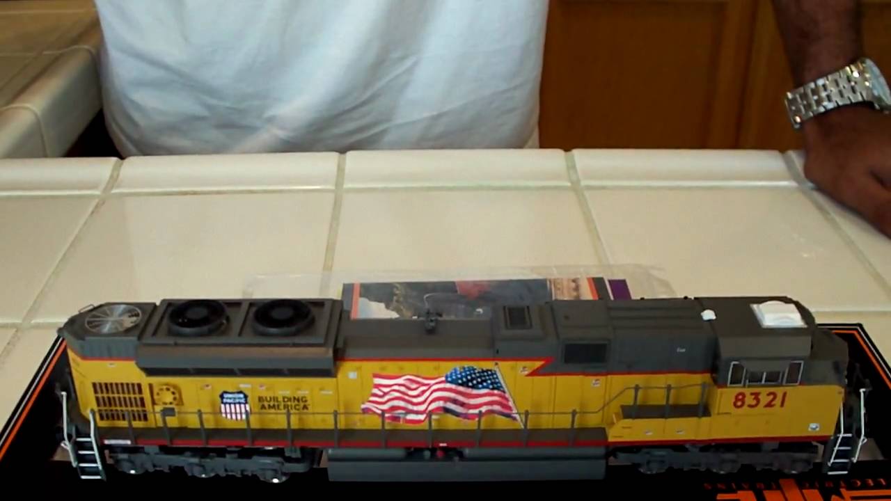 Finally! My review of the MTH HO scale SD70ACe Part 1 - YouTube