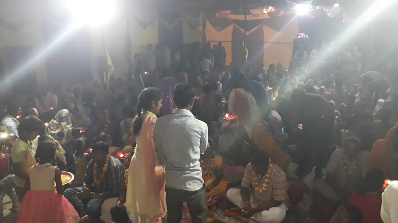 MATRI PITA POOJAN Divas - YouTube