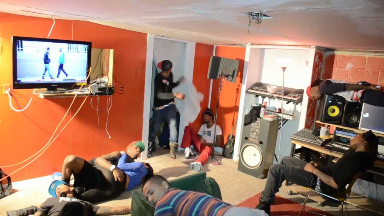 FUNNIEST HARLEM SHAKE (AVR BOYZ | TATTED EDITION) - YouTube