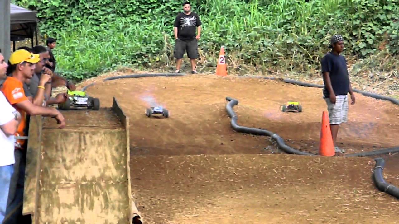 Extreme Hobbies junio 26 truggy - YouTube