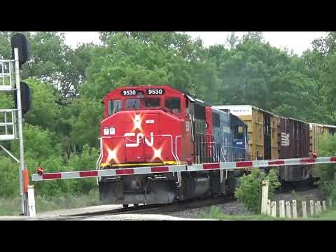 CN Local (With GTW 4910 Trailing) Rolling Thru Fond Du Lac, Wisconsin 6/15/23 - YouTube
