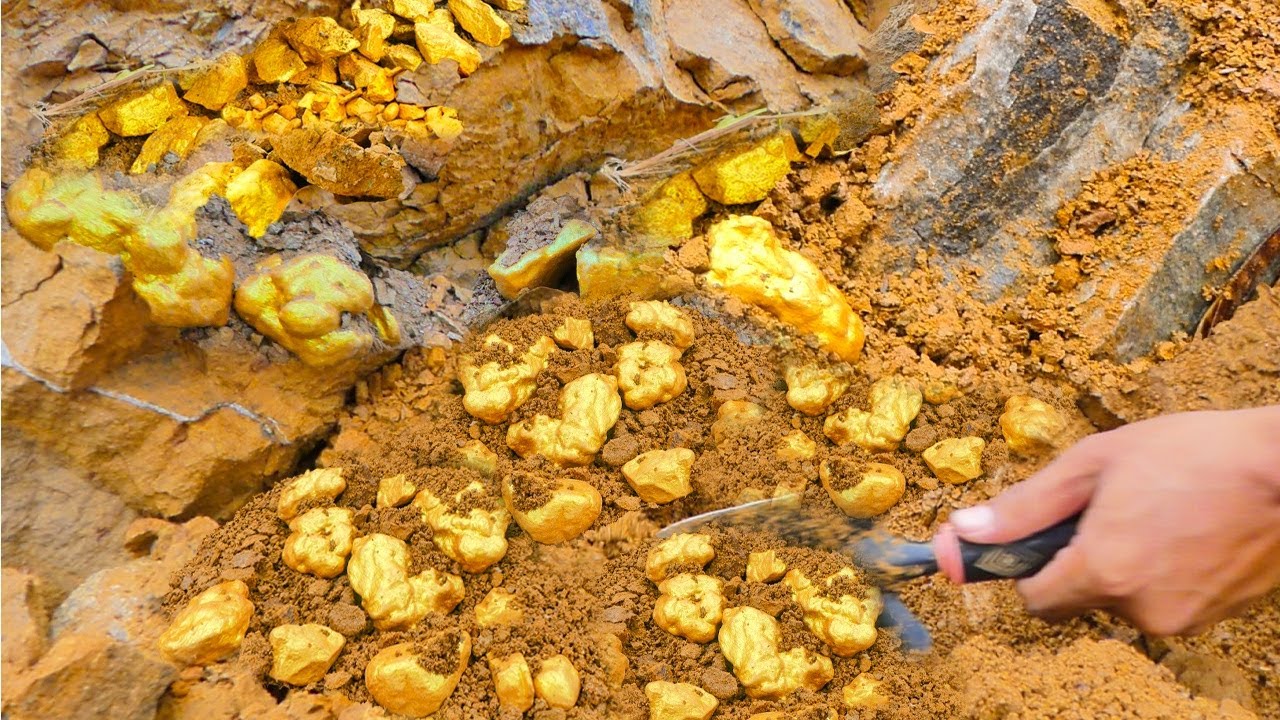 Treasure Hunting! Digging for Treasure worth million dollar under stone ...