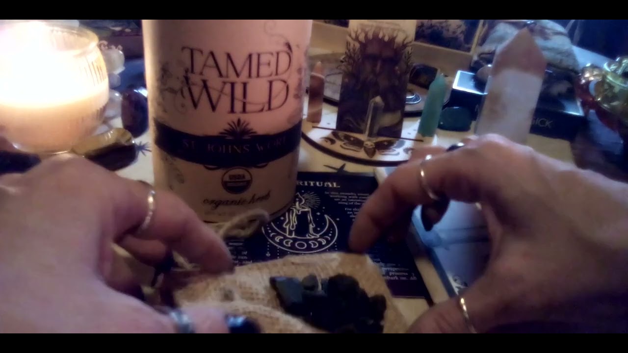 unboxing TAMED WILD January 2023 - YouTube