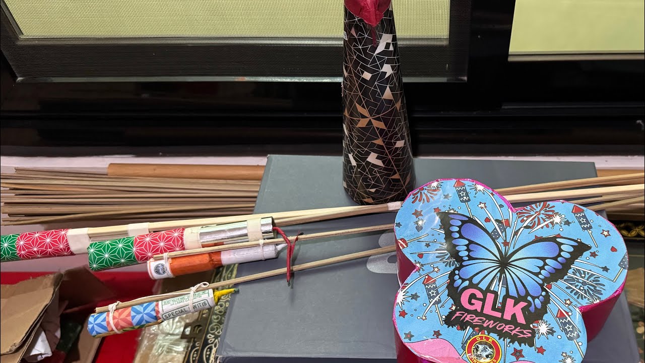 Kwitis and Fountains Test Fire - Christmas 2024 Fireworks - YouTube