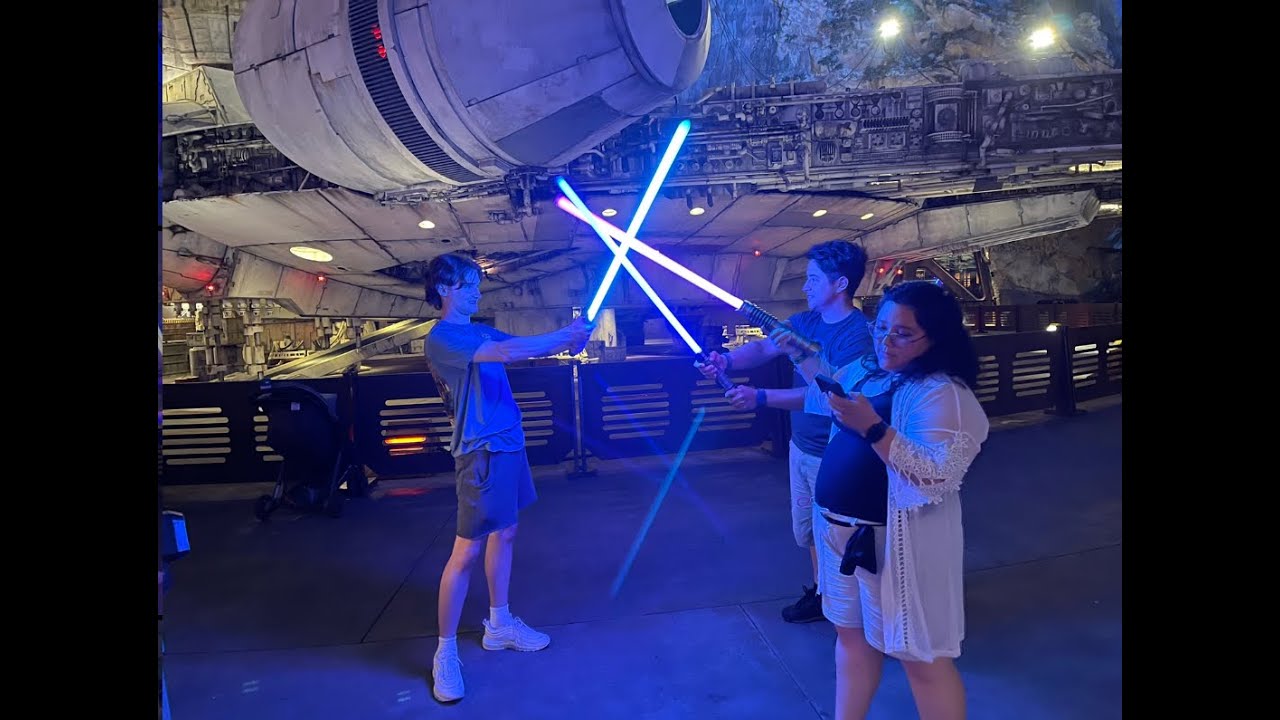 Tech Hunt Disney Vlog - YouTube