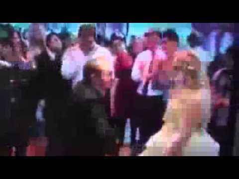 Toyda geline qapaz vurdular