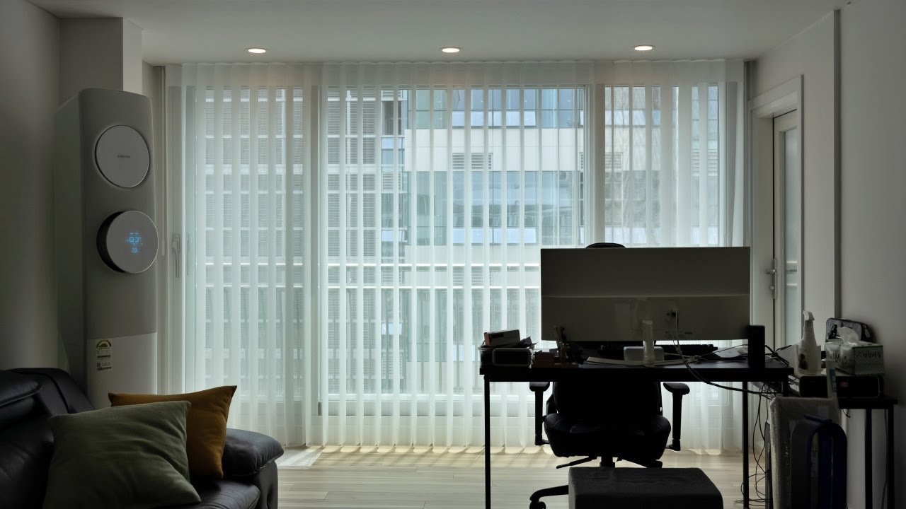 유니슬렛 커튼 발코니 거실 시공 사례 강서월드메르디앙 유니슬랫 unislat - YouTube