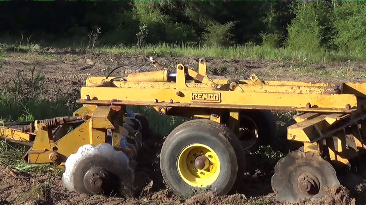 D5 dozer with land clearing disc/ plow/FLORIDA LAND CLEARING - YouTube