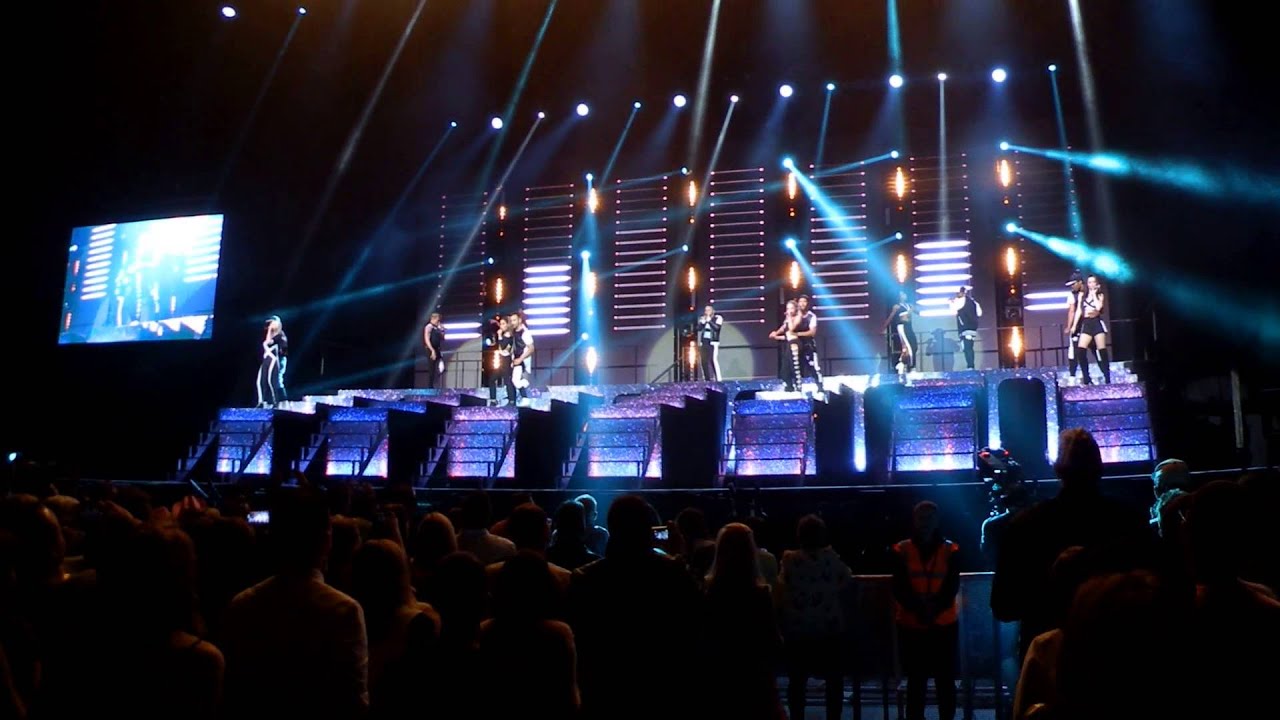 S Club 7 Tour - 03. You're my number one - YouTube