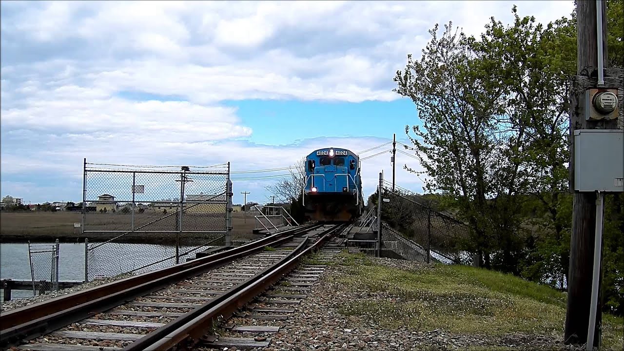 DCLR hand operated railroad bridge, Lewes. DE - YouTube