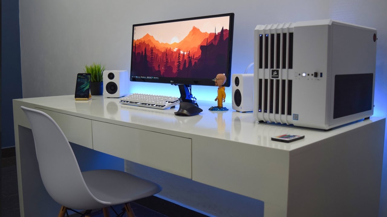 Minimalistic White Setup - Setup Spotlight - YouTube