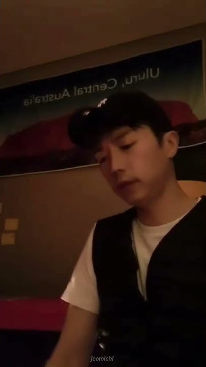 [2PM/우영] LP가 다 휘어버린 왱이네 - YouTube