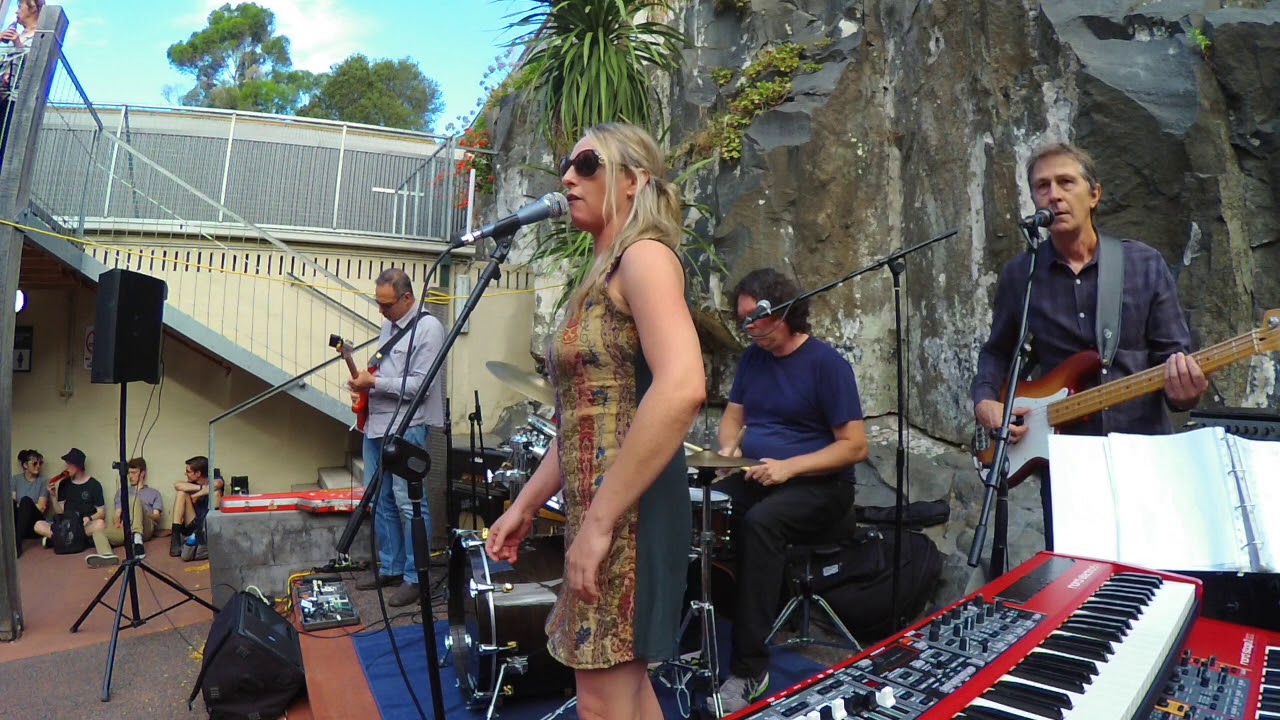 Mumbo Gumbo_Courtyard Sessions 2018 - YouTube