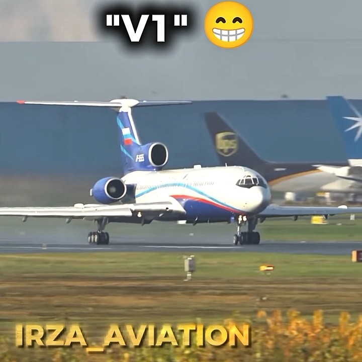 "V1 rotate" / ? | #shorts #trending #aviation - YouTube