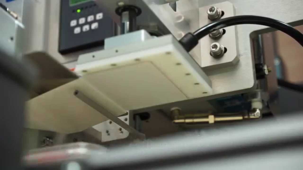 Herma H400 Tamp-Blow Labeling System - YouTube