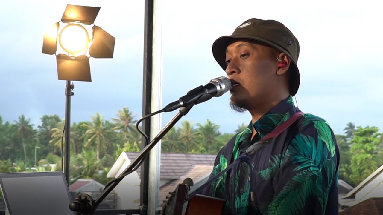 Adi Widodo - Let's Go (Live Session at Pepadu Badjang) - YouTube
