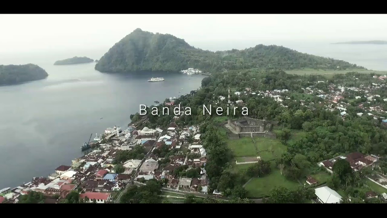Fort Belgica - Banda Neira - YouTube