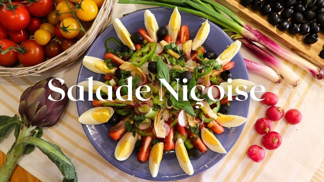 Famous Niçoise salad recipe, Traditional French cuisine, Healthy food ...