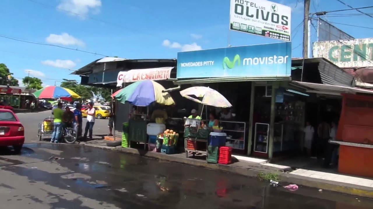 Cruzando la frontera entre Panamá y Costa Rica por el Paso Canoas - YouTube